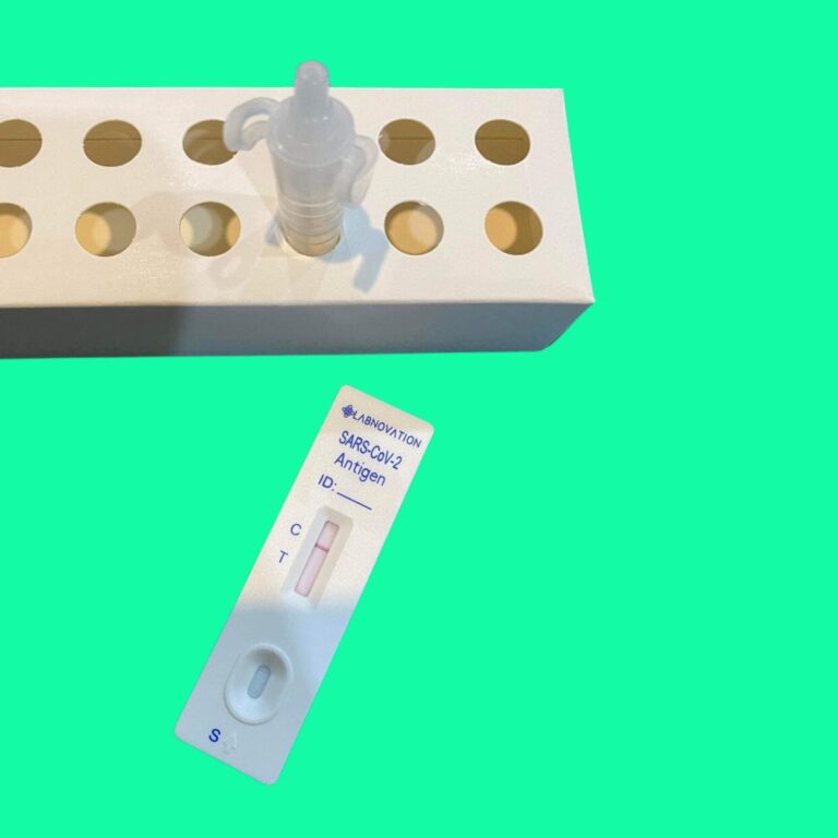 Labnovation SARS-CoV-2 Antigen Rapid Test Kit - Dược sĩ Lưu Văn Hoàng